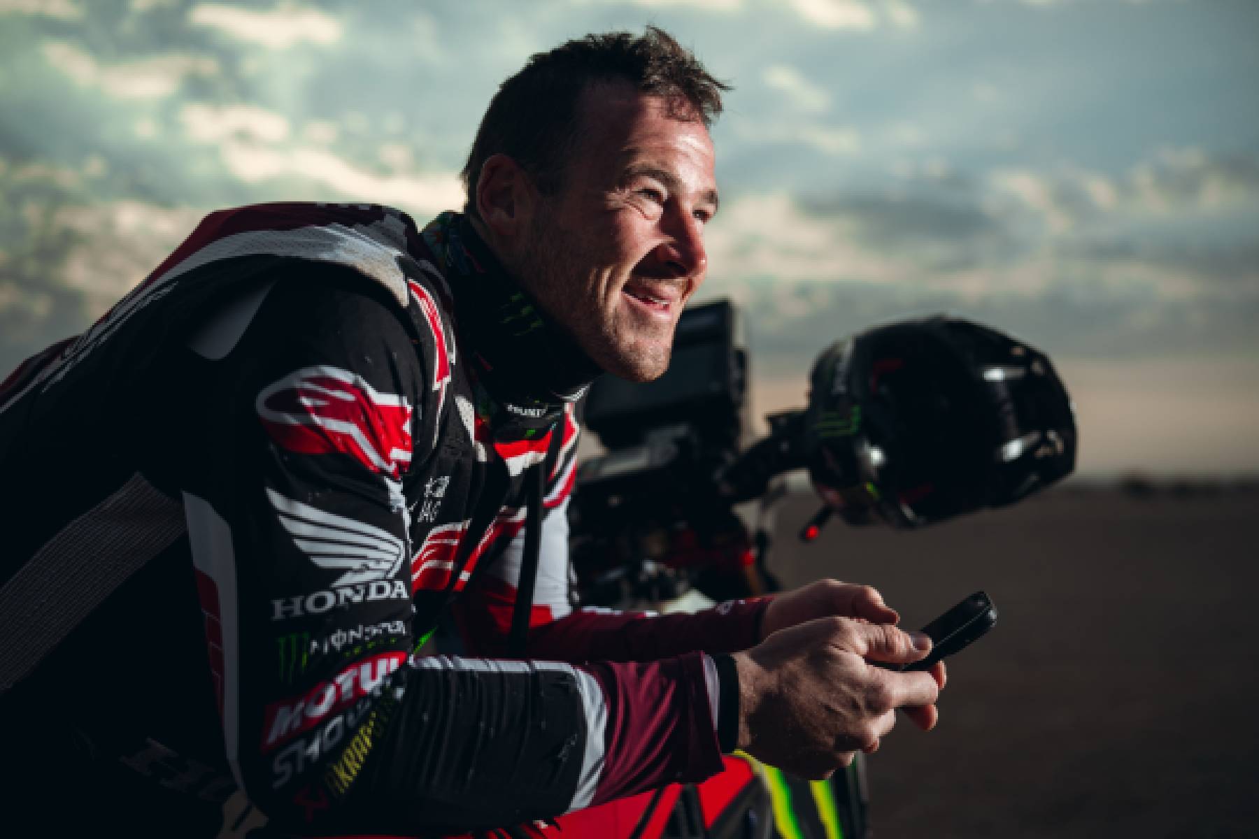 ハウズ、ダカール初ステージ優勝の快挙 | Honda.Racing